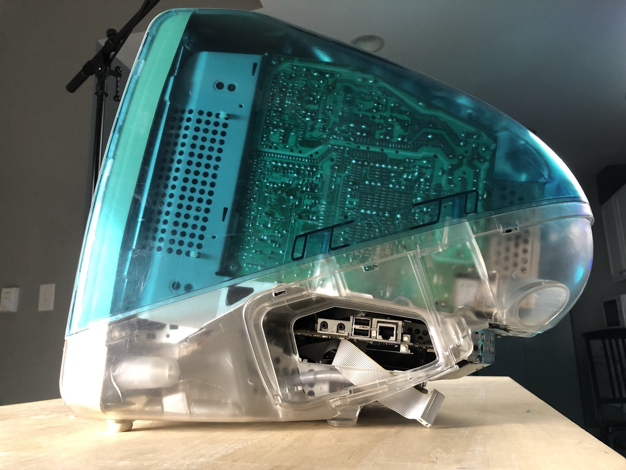 Ken’s Rare iMac G3 Prototype Won’t Power On – Can You Help Fix it? – Mac84